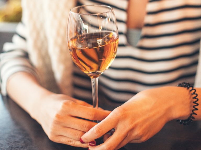 La exposición prenatal al alcohol afecta al desarrollo del bebé, según ...